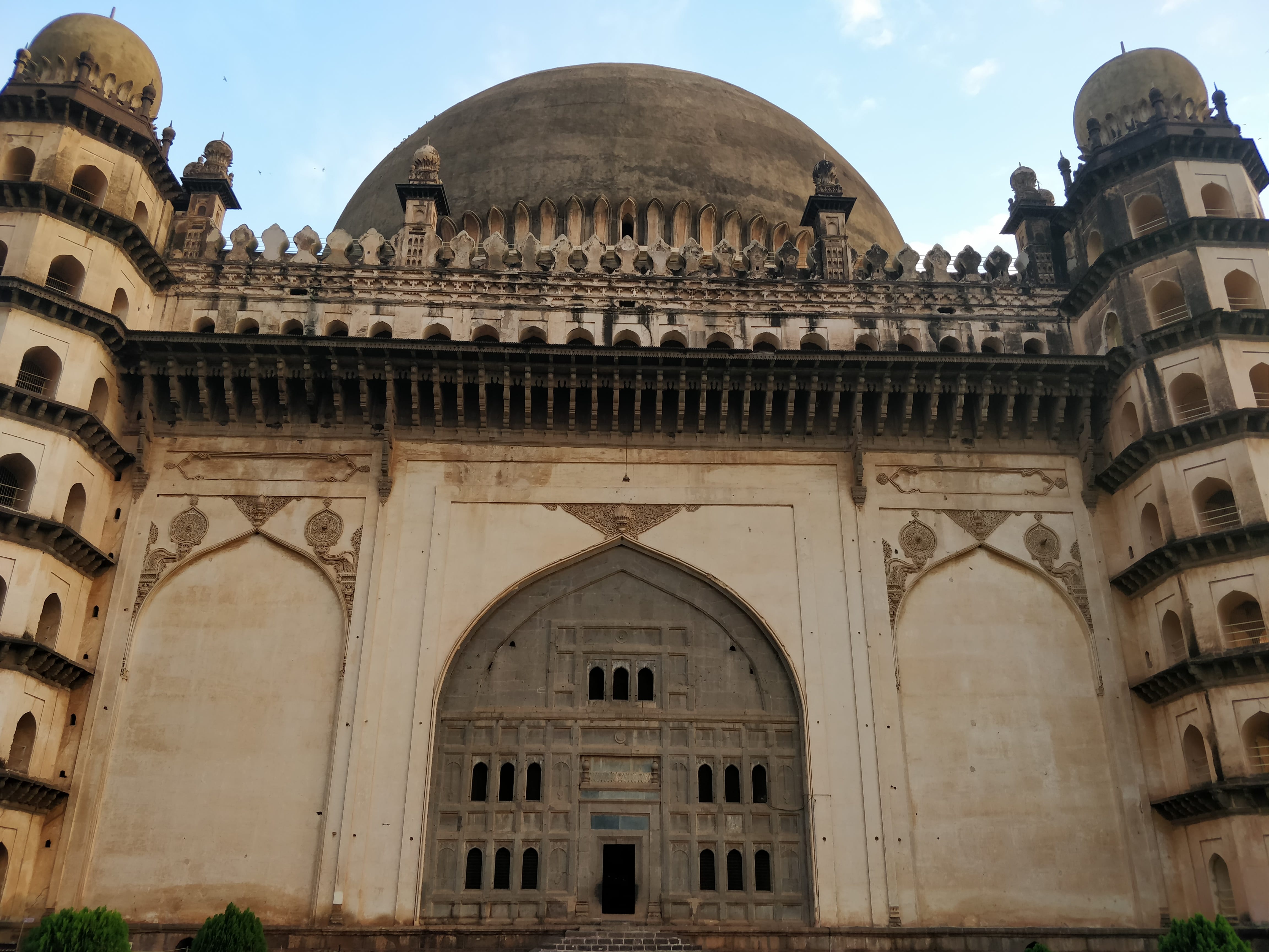 Trip through the ages - Bijapur - Day 1 - Gol Gumbaz, Ibrahim Roza, etc